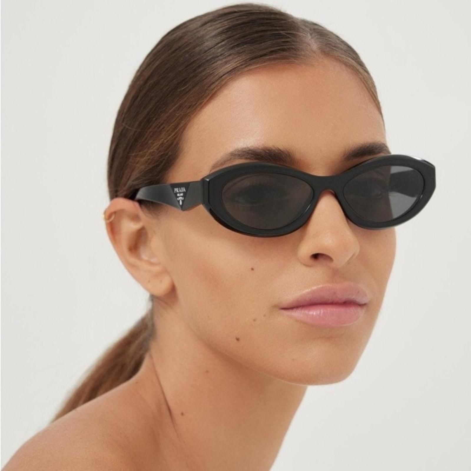 BRAND NEW PRADA PR26ZS 16K08Z Blakc/Dark Grey Women BRAND NEW PRADA PR26ZS 16K08Z Blakc/Dark Grey Women