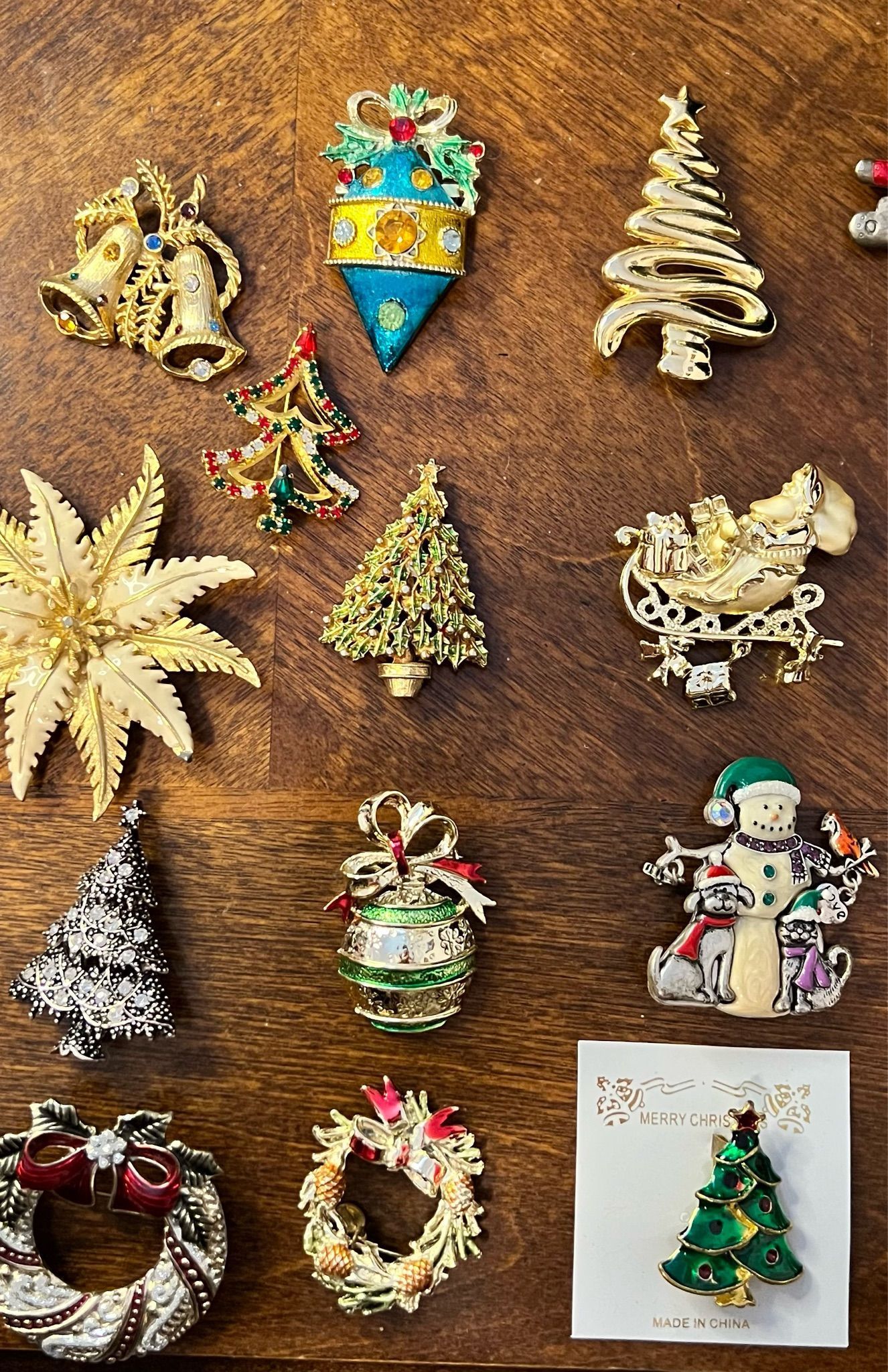 Whatnot - Christmas Brooches & More Livestream by commonwealth_thrifte ...