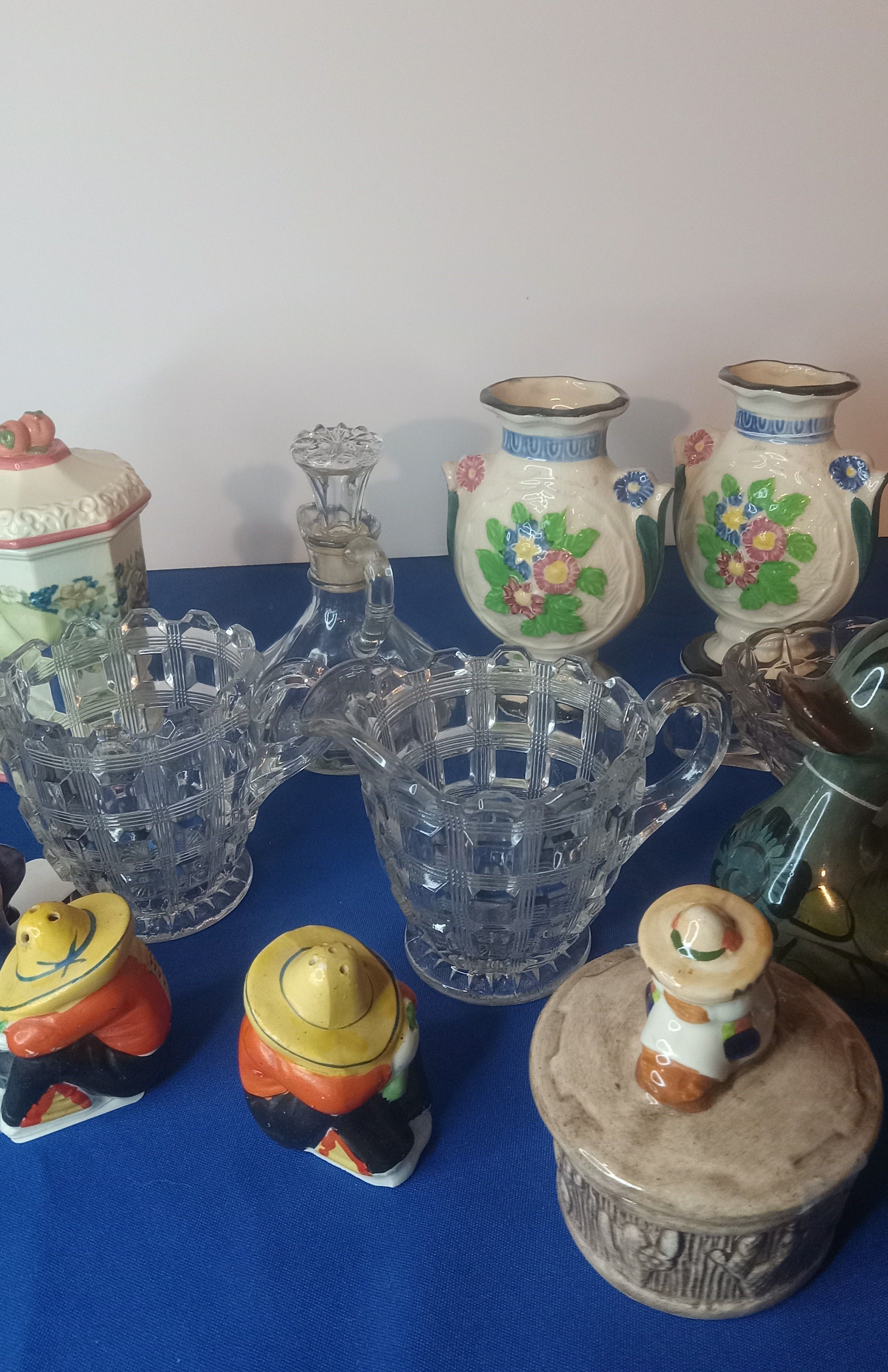 Whatnot - First show Livestream by carneystreasures #vintage_decor