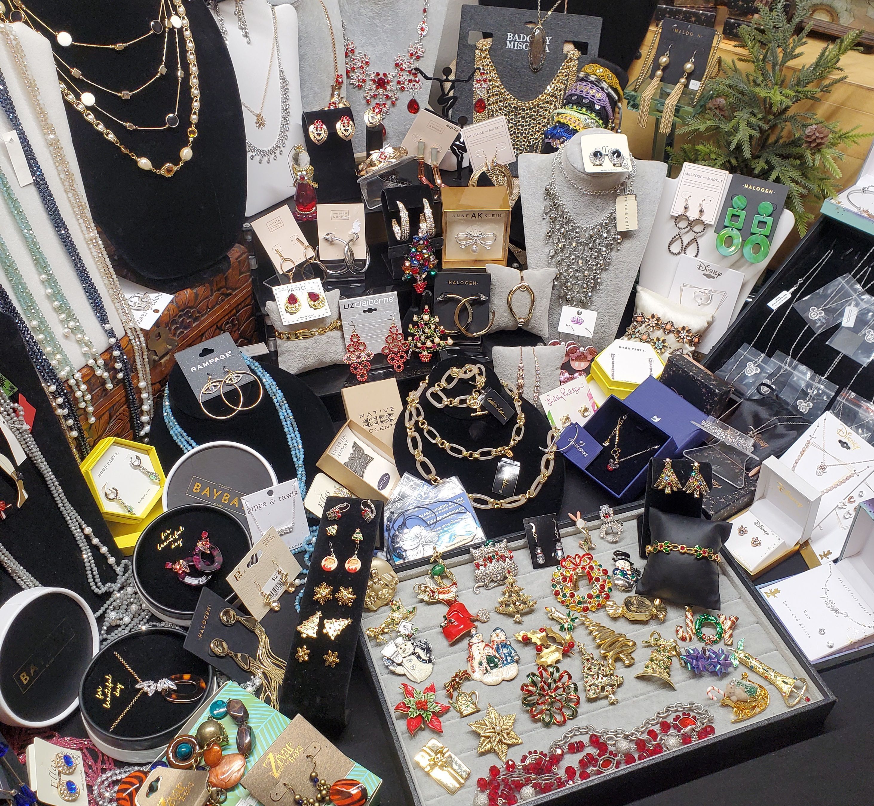 Whatnot - Black Friday NWT for Christmas gifts Show! Livestream by ...