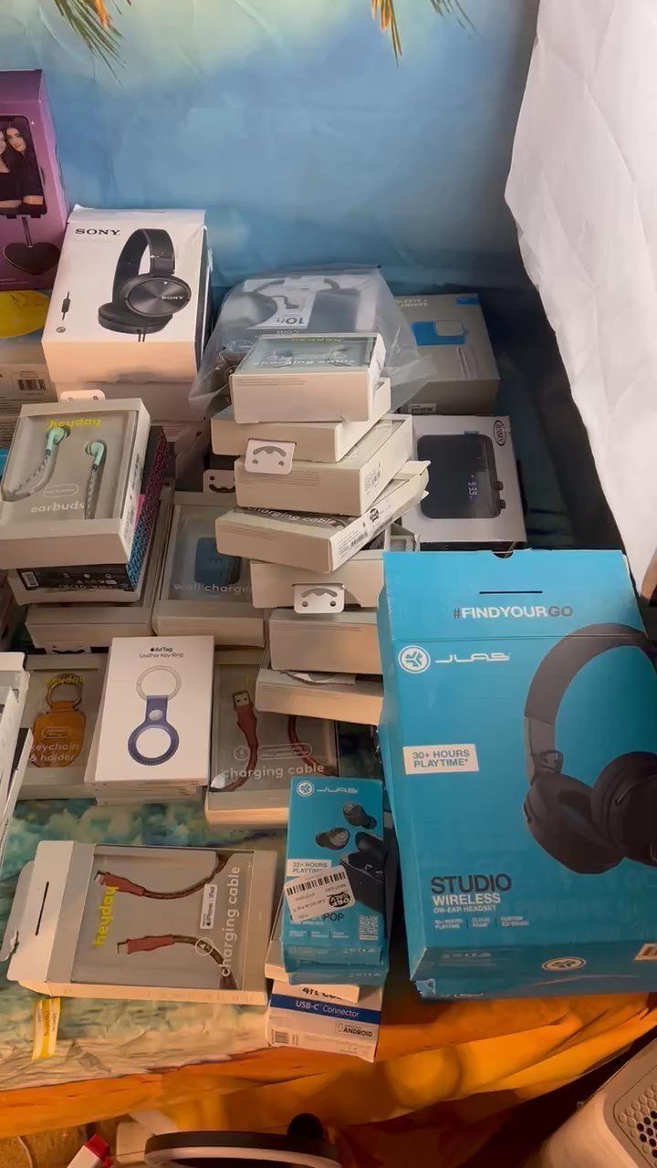 Whatnot - 🔥🔥🔥 cell phones accessories with tons of items and more NEW ...