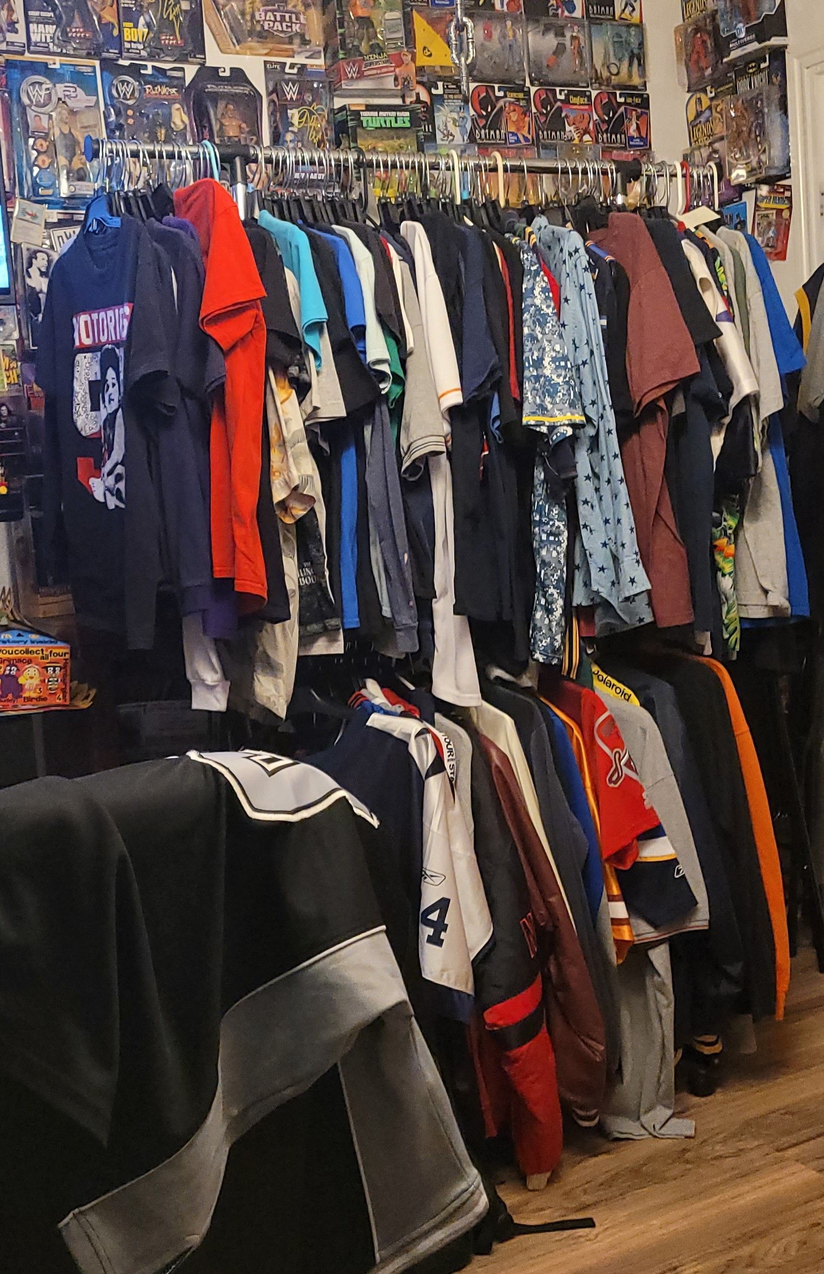 Whatnot - Graphic, Sports, Modern, Vintage Tees Livestream by the ...