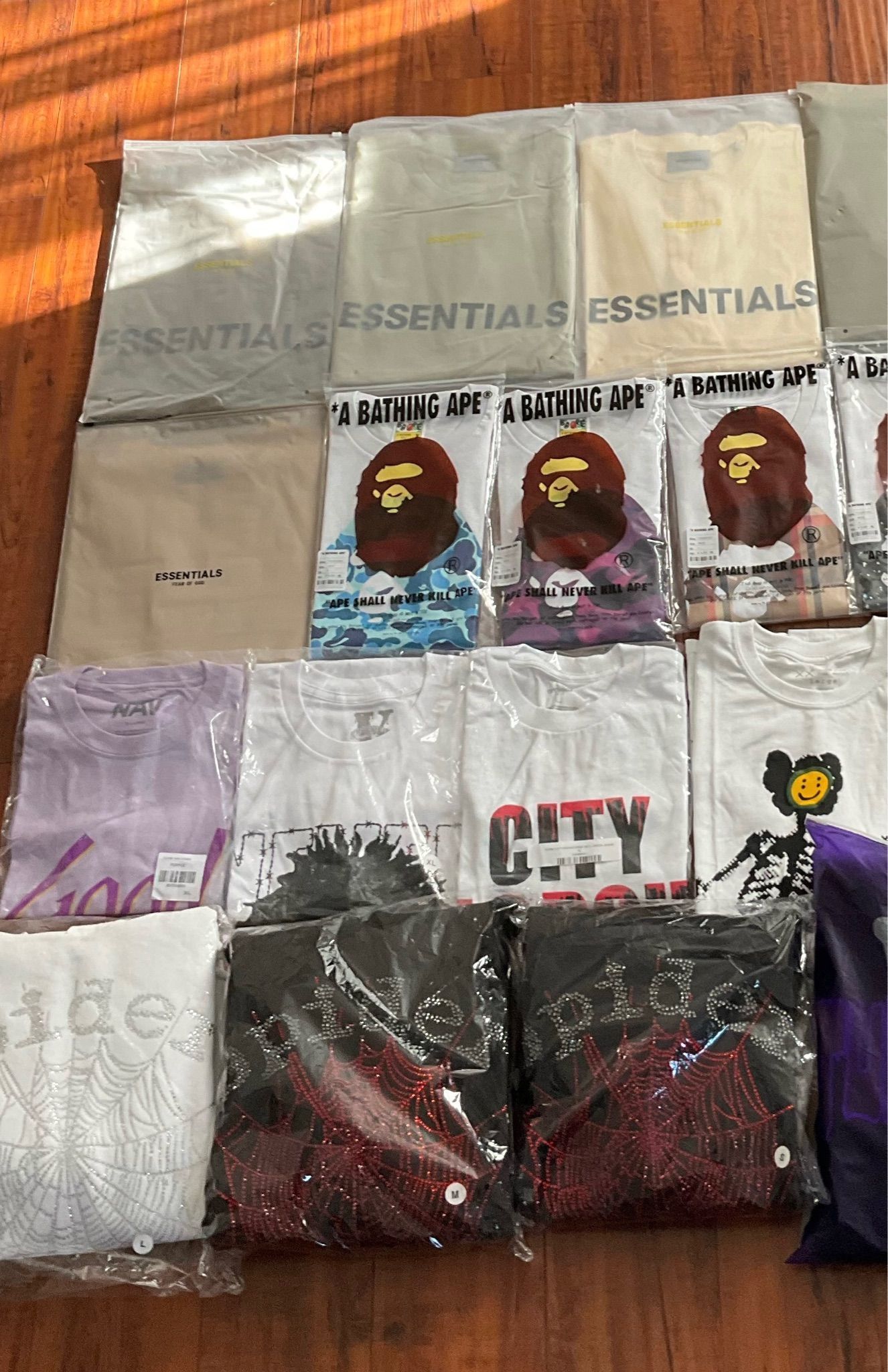 Whatnot - 🚨Sunday Sale🚨-Sp5der, Bape, Essentials, Vlone, Kaws ...