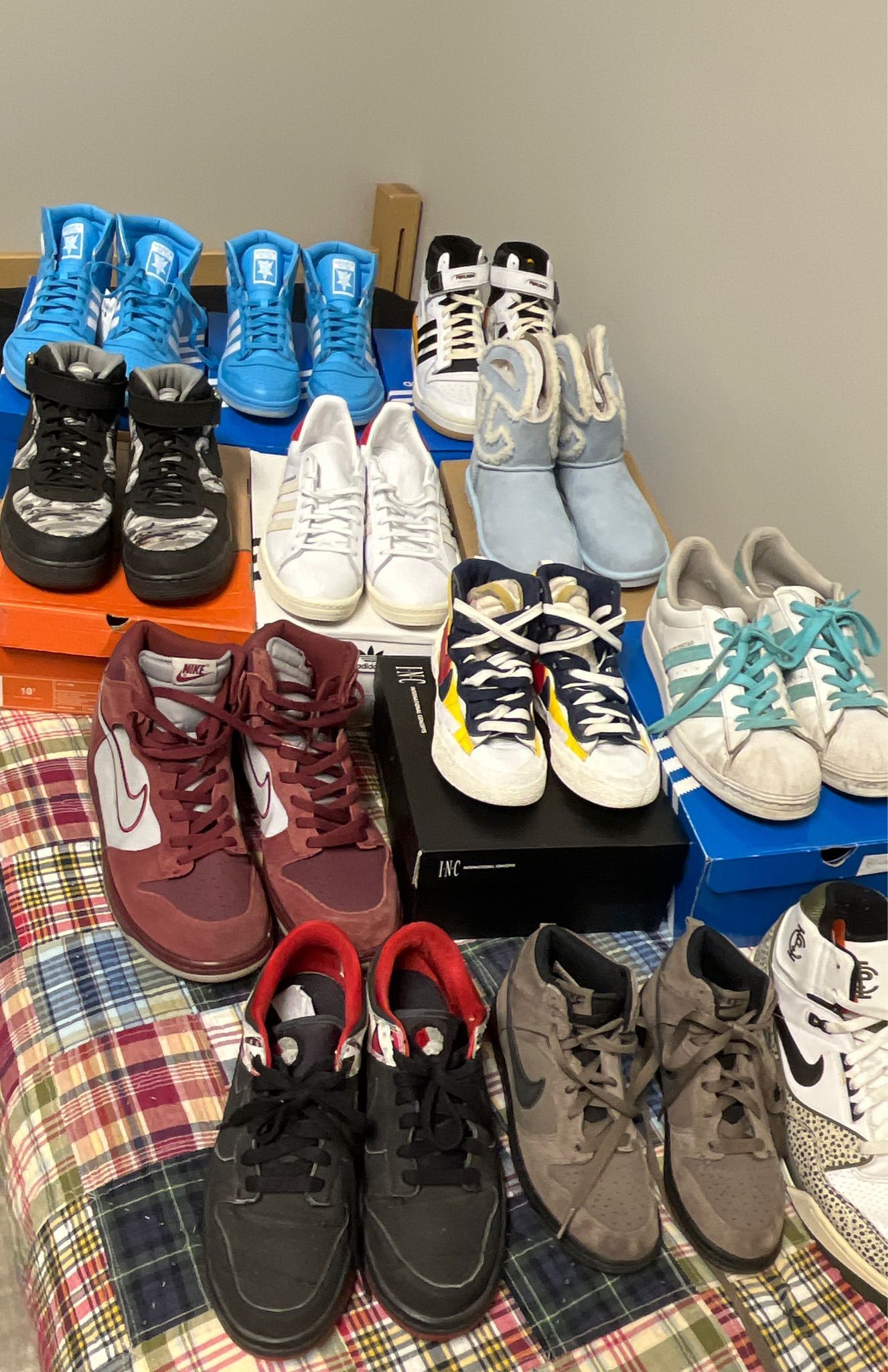 Whatnot - STEALS AND DEALS Livestream by the603vault #sneakers Whatnot - STEALS AND DEALS Livestream by the603vault #sneakers