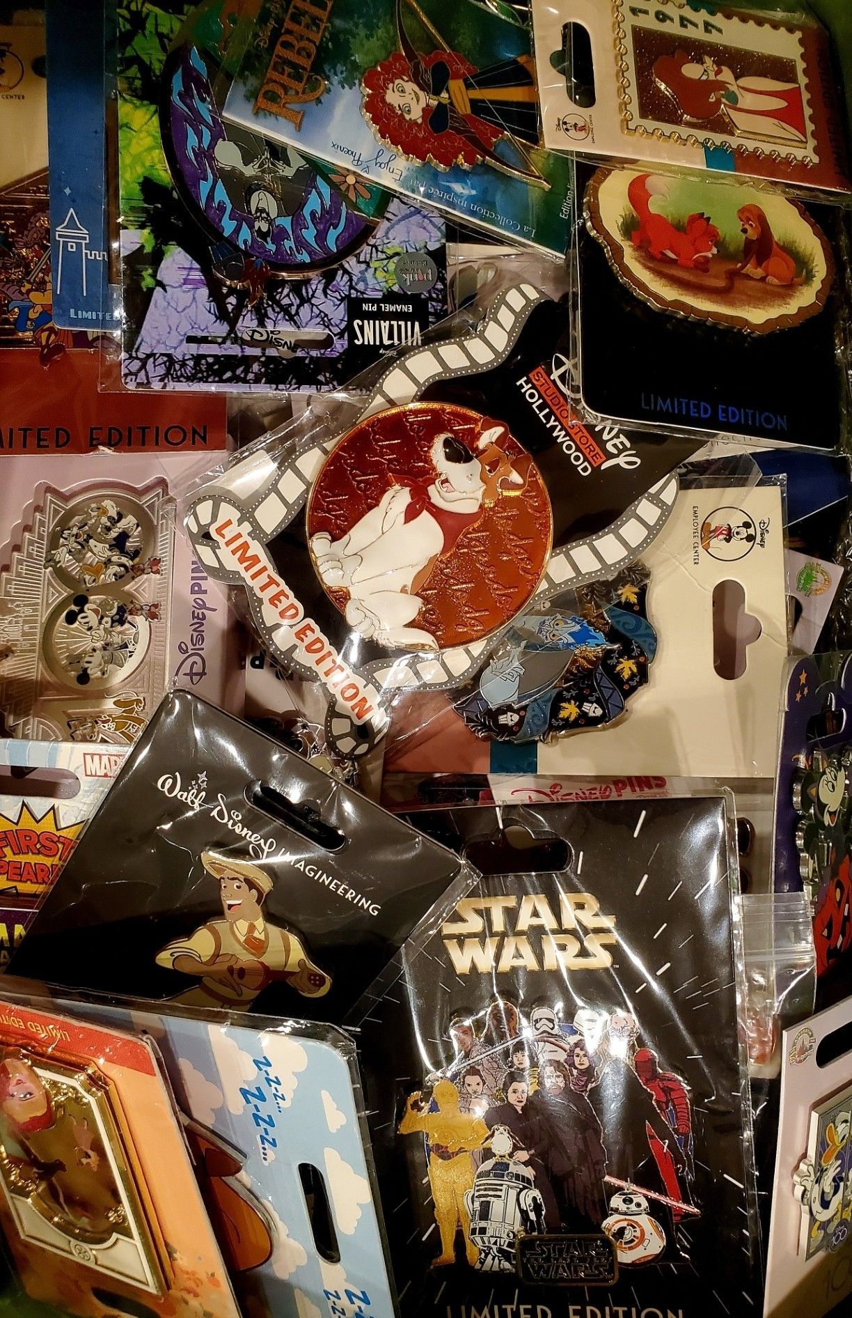 Whatnot - Pins Pins & More Pins Livestream by paradisepins #disneyana_pins