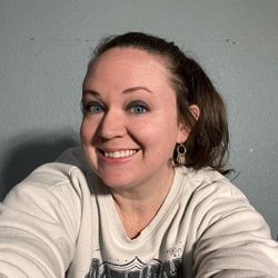 @shopcurleeq · Danielle Curlee · Profile · Whatnot: Buy, Sell & Go Live