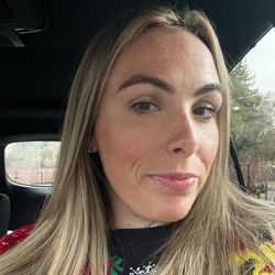 jesjaeluxs · Jessica Jaeger · Profile · Whatnot: Buy, Sell & Go Live