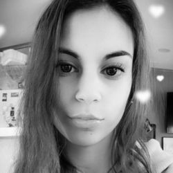 alexapel · Alexa Pellot · Profile · Whatnot: Buy, Sell & Go Live