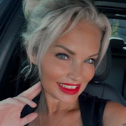 @saltyblondeboutique · April Riley · Profile · Whatnot: Shop, Sell, Connect