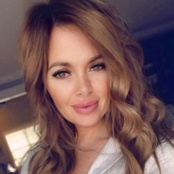 oldsoulfinds · Hillary langford · Profile · Whatnot: Buy, Sell & Go Live