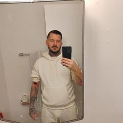 ballend937 · Brian Allender · Profile · Whatnot: Buy, Sell & Go Live