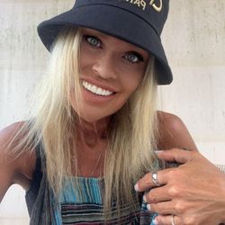 @linnearivard · Linnea Rivard · Profile · Whatnot: Shop, Sell, Connect