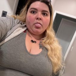 caitycat95 · Caitlyn Hamilton · Profile · Whatnot: Buy, Sell & Go Live