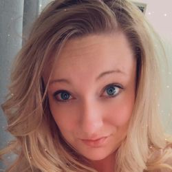 @smalltownmama25 · Kiley Collins · Profile · Whatnot: Shop, Sell, Connect