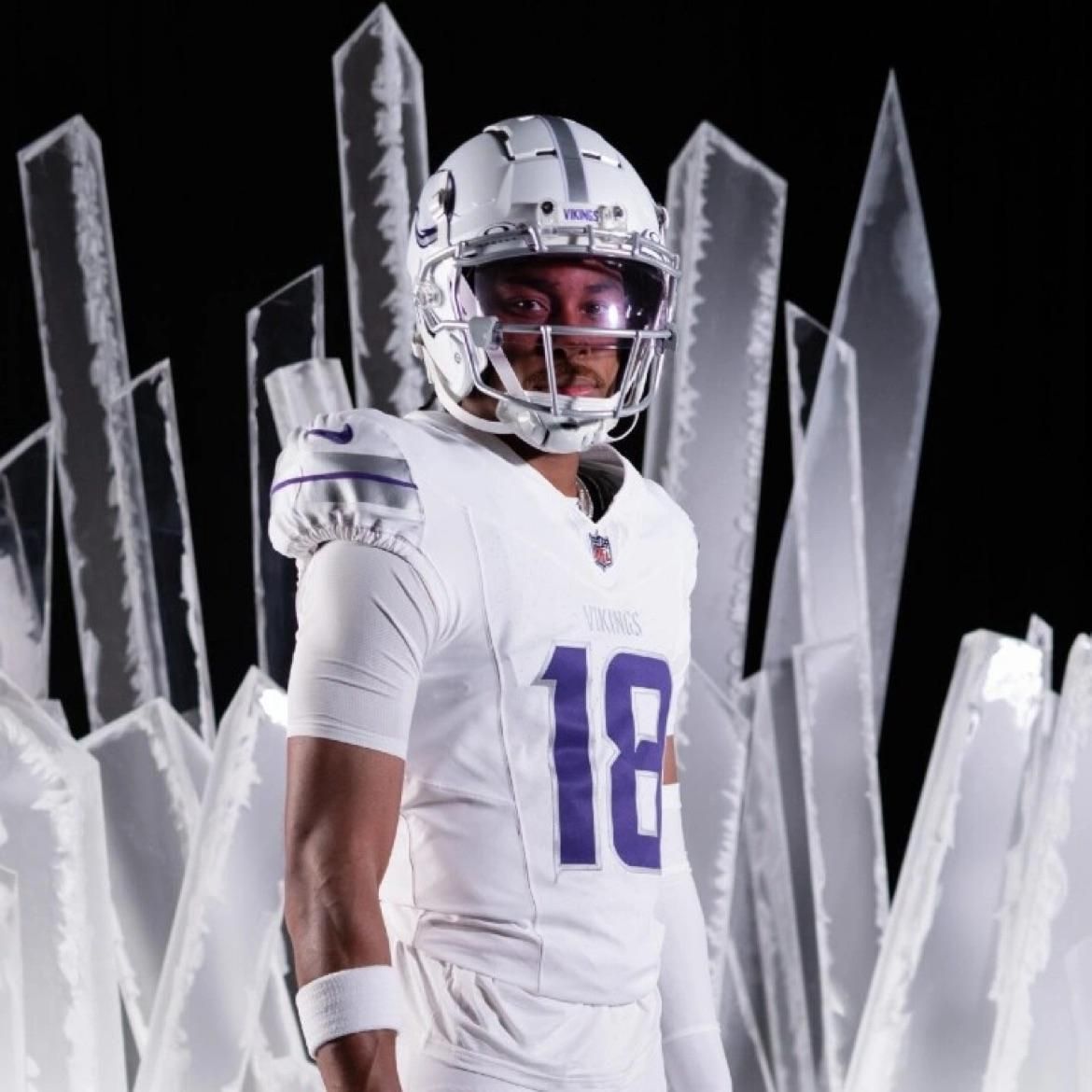 t23hart is live · Football Singles · New Release, $1 Starts, Autographs ...