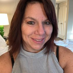 stephstuff68 · Stephanie Carroll · Profile · Whatnot: Buy, Sell & Go Live