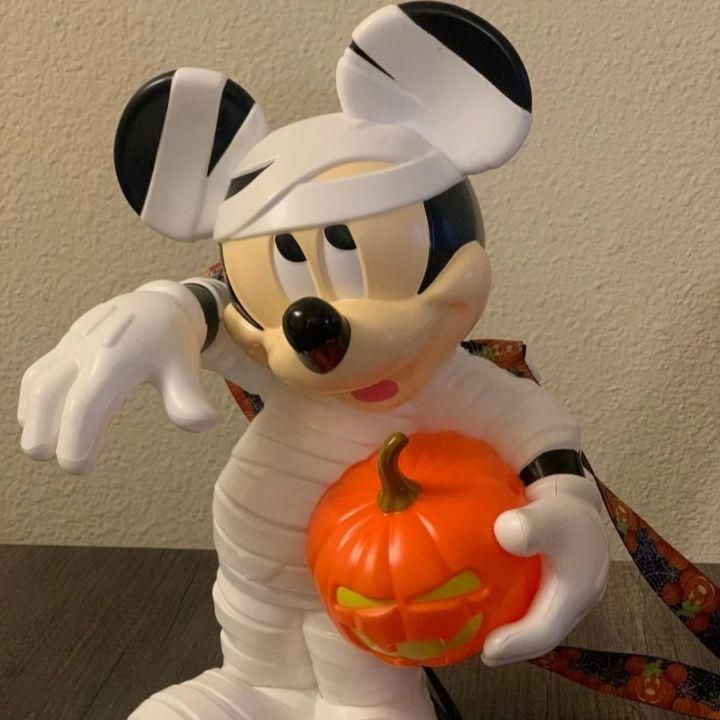 Whatnot - Disney merch and giveys :) Livestream by gamergirlkourt # ...