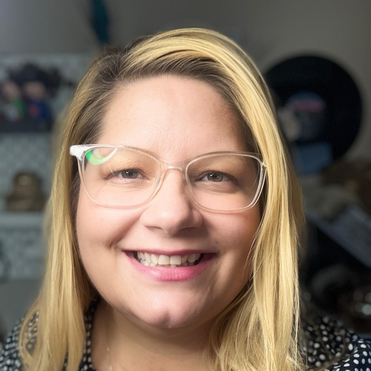 Whatnot - TuesDee Deals Livestream by dee_archivist #estate_sales