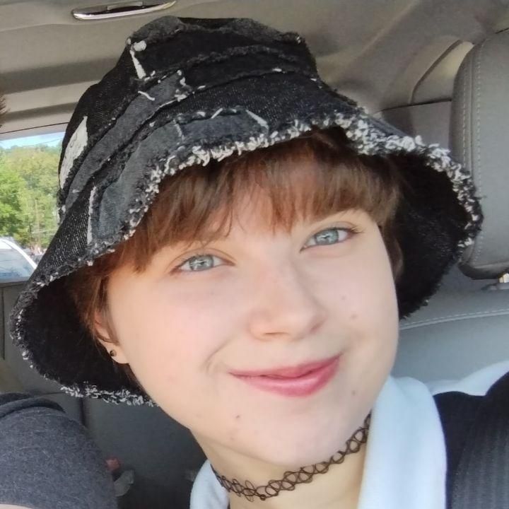 Whatnot - 🤍 POP UP! $1-$5 STARTS! RANDOM PULLS 🤍 Livestream by ...