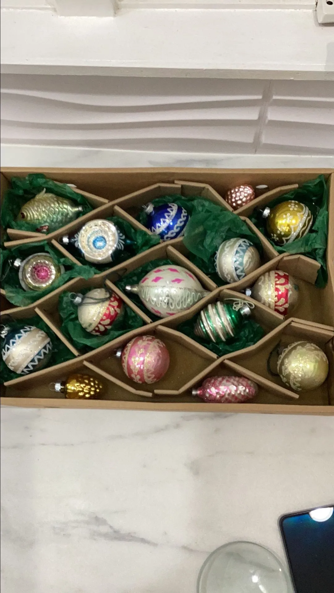 #26 lot vintage Christmas ornaments · Whatnot: Buy, Sell & Go Live