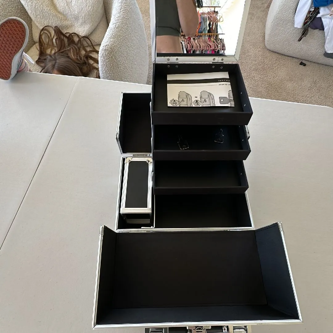 Makeup box · Whatnot: Buy, Sell & Go Live