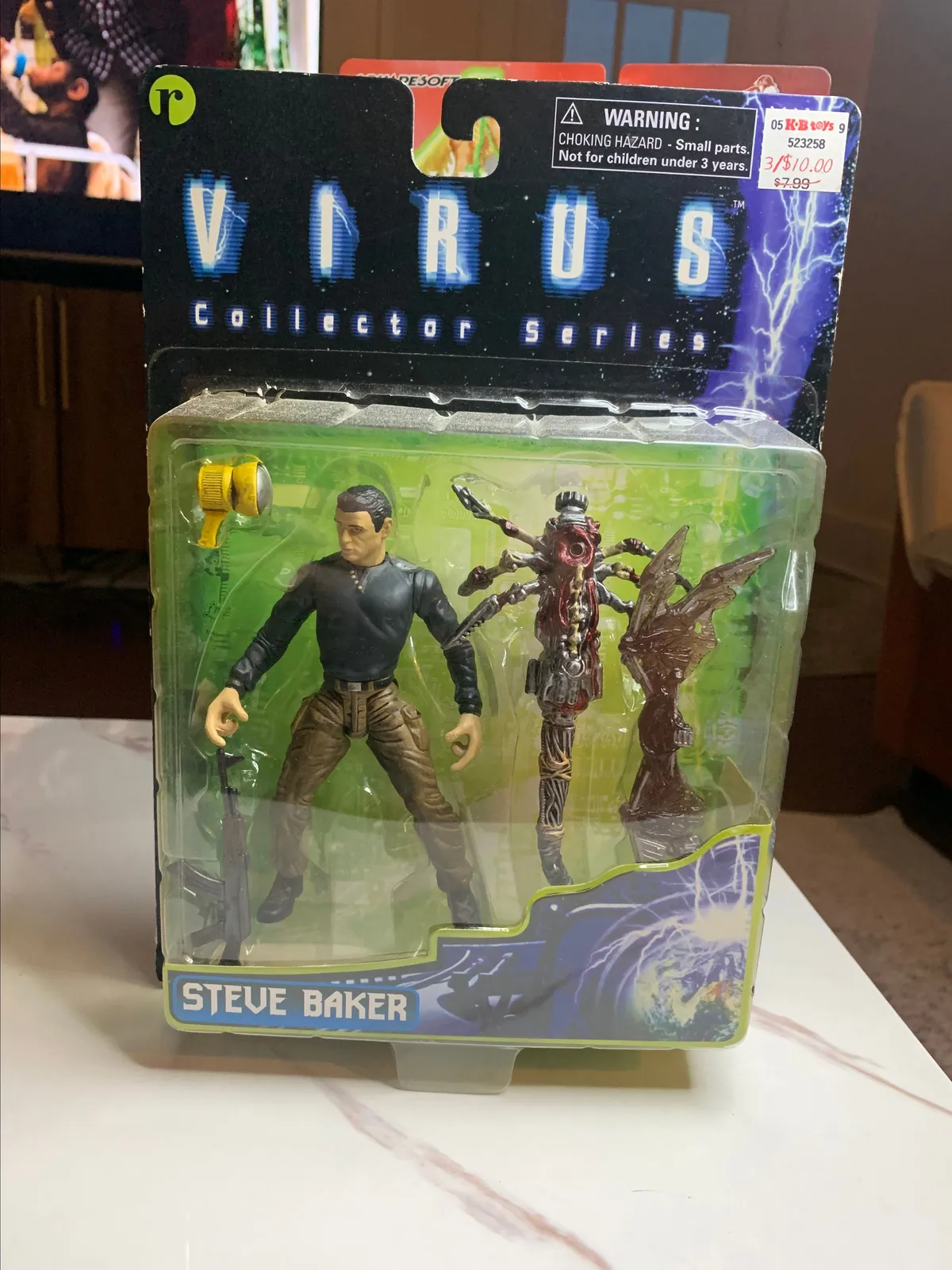 VIRUS Collector Series STEVE BAKER Action Figure RESAURUS 1998 RARE ...