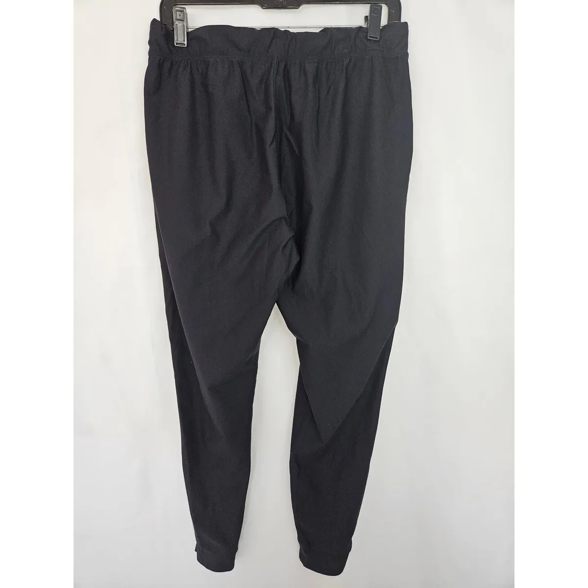 Under Armour Black Athletic Joggers sz Small / Medium Basic Athleisure ...