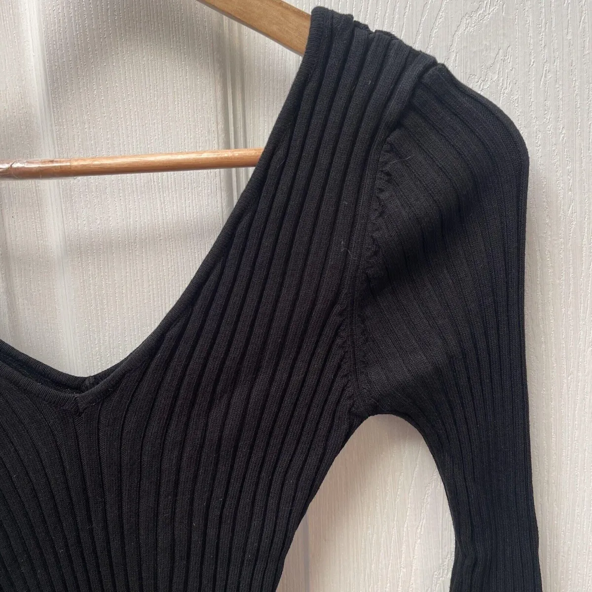 Hera Collection Size Medium Dress Black Midi Long Sleeve Ribbed Knit V ...