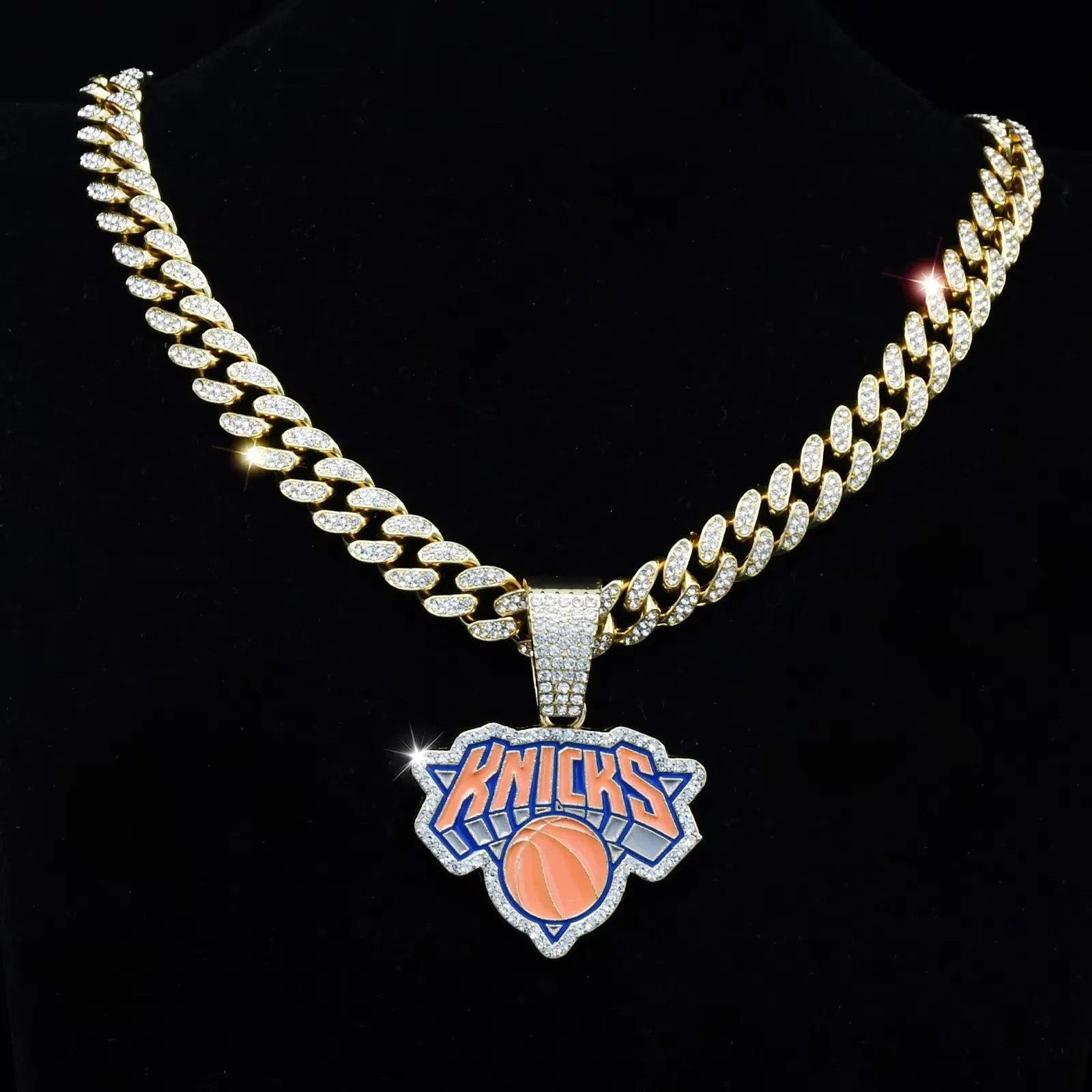 Knicks gold pendant store