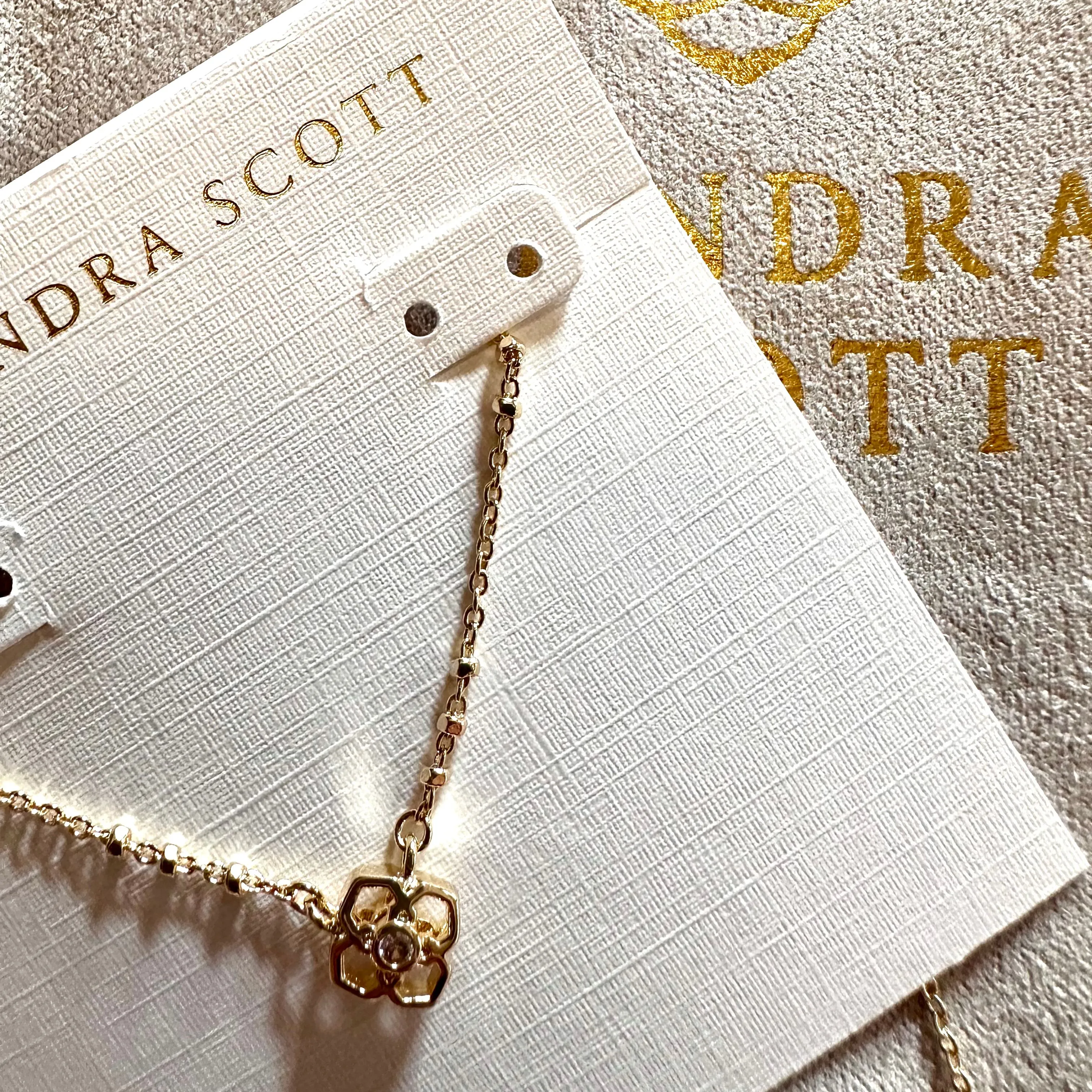 NEW Kendra Scott Rue Pendant Necklace with Dust Bag Gold Whatnot Buy Sell Go Live