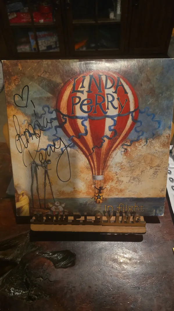 1996 1ST U.S. PRESS LINDA PERRY IN FLIGHT NM×2/VG+ SIGNED BY LINDA ...