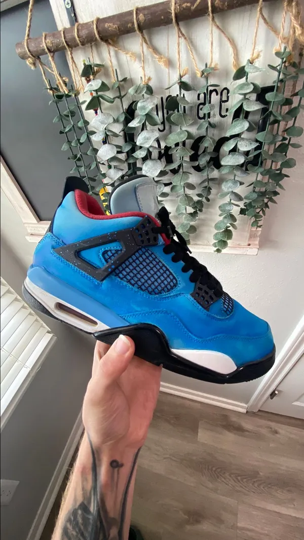 Travis Scott 4's · Whatnot: Buy, Sell & Go Live